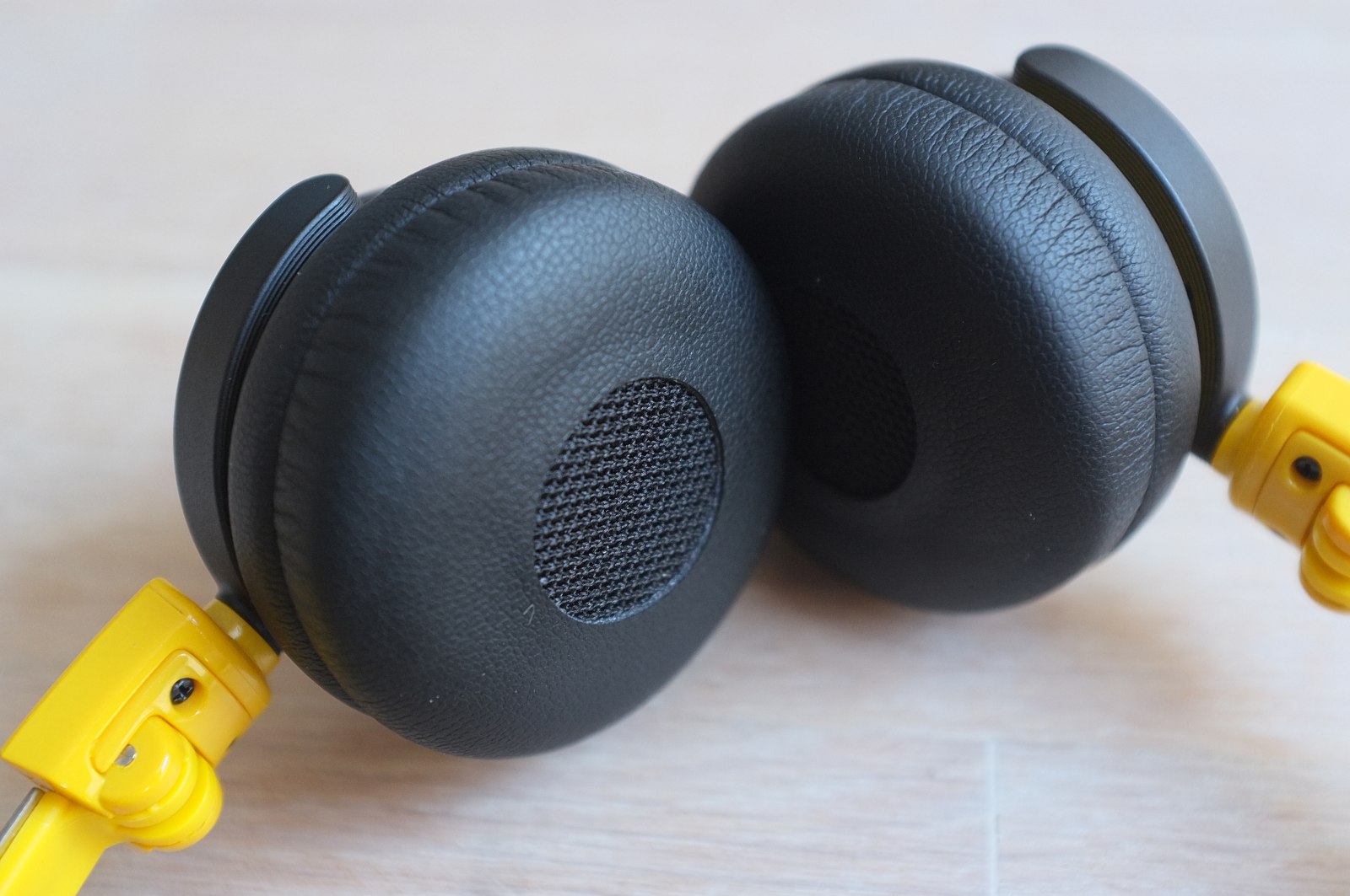 AKG Y40 – test atrakcyjnych słuchawek - Allegro.pl